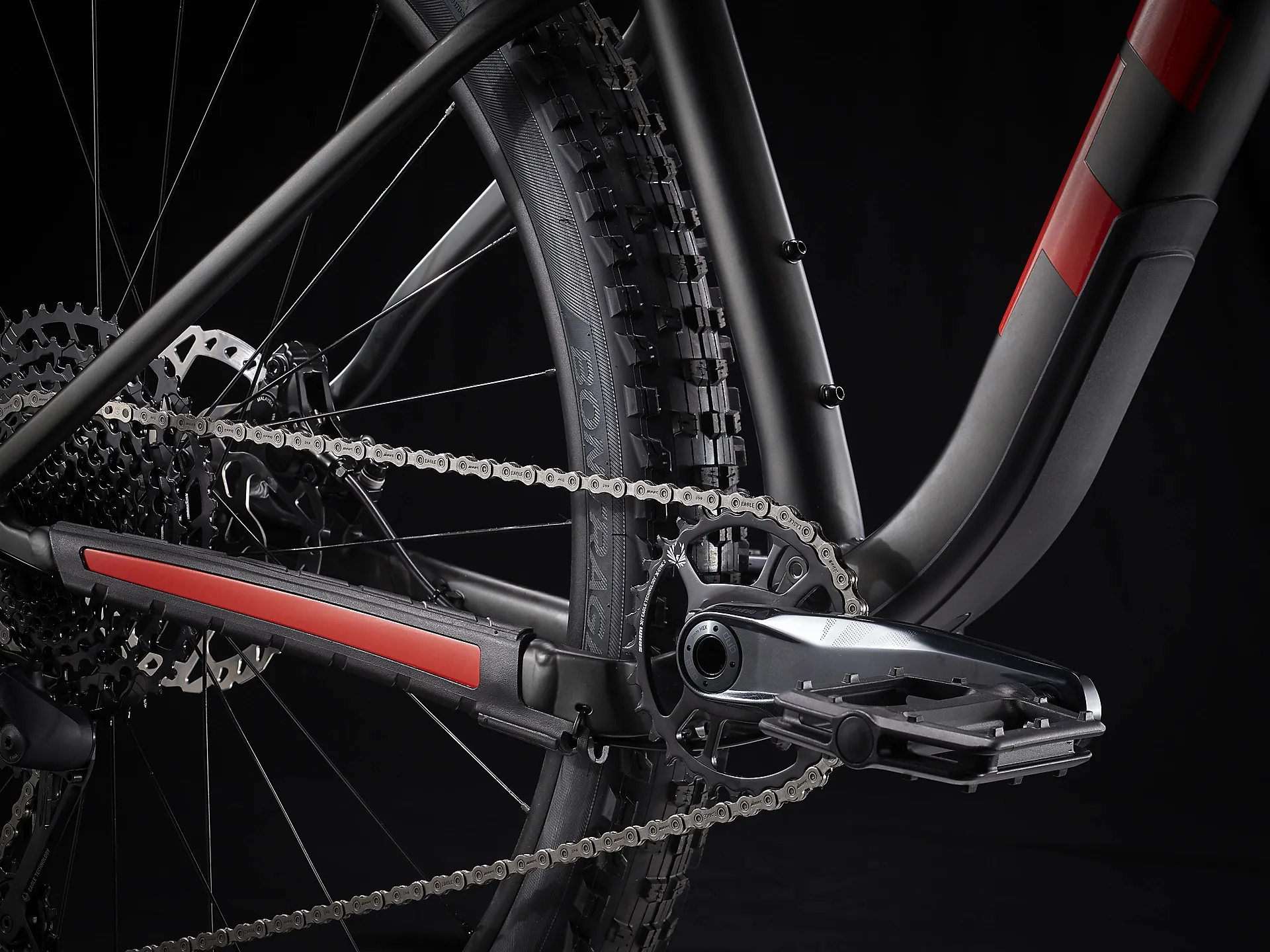 TREK Roscoe 8 Hardtail Mountain Bike in Matte Black Olive